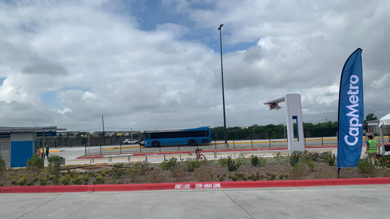 CapMetro launches two new rapid bus lines