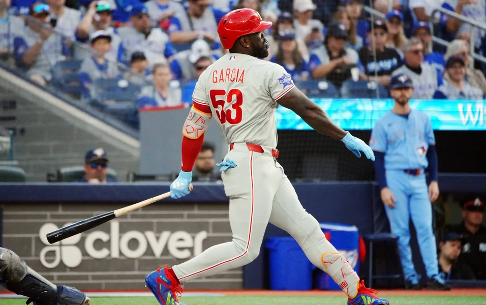 Phillies lose García to 60-day IL, turn to platoon fix