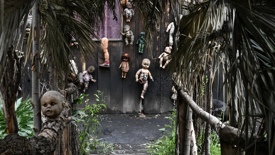 11 legendary cursed objects and their dark histories