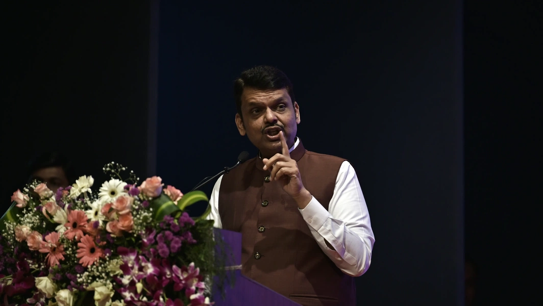 Fadnavis highlights India's capacity to repay most foreign debt