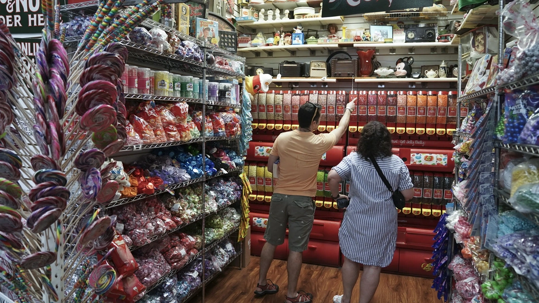 11 historic candy shops across America