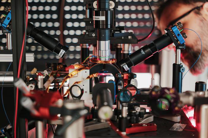 Scientists forge 24,000-atom mini universe that generates time without ...