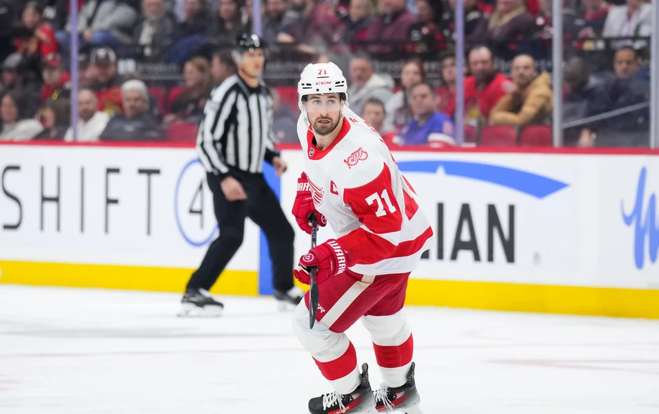 Larkin trade talks stall as Red Wings face limited options