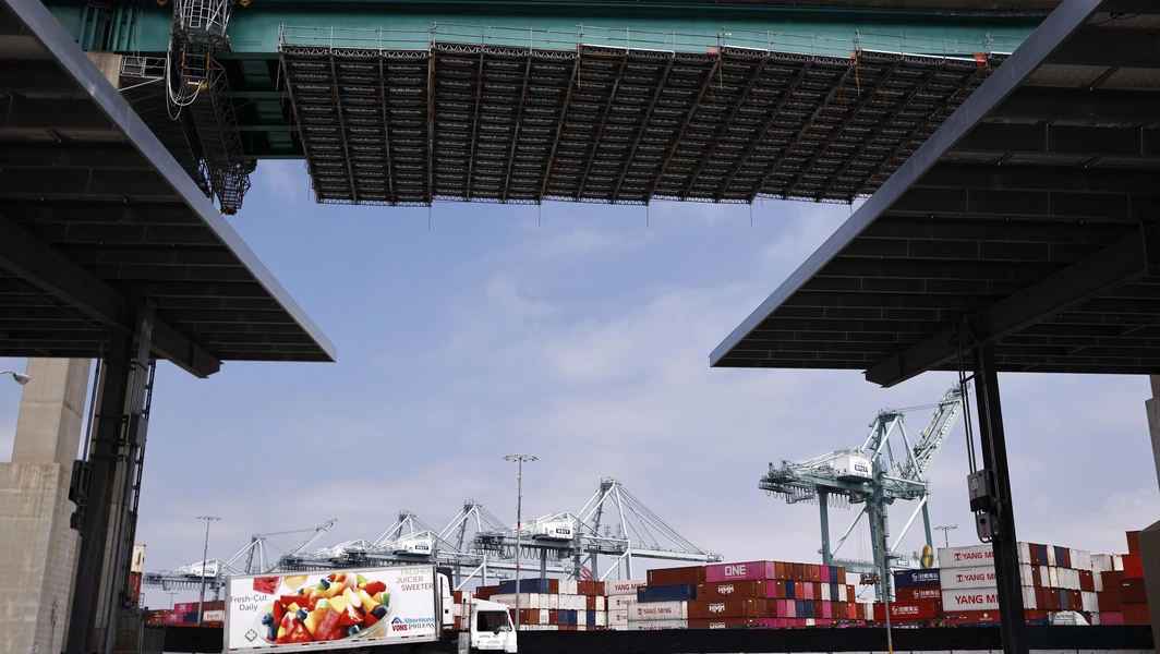 Appeals court keeps Trump’s 10% tariff during legal fight