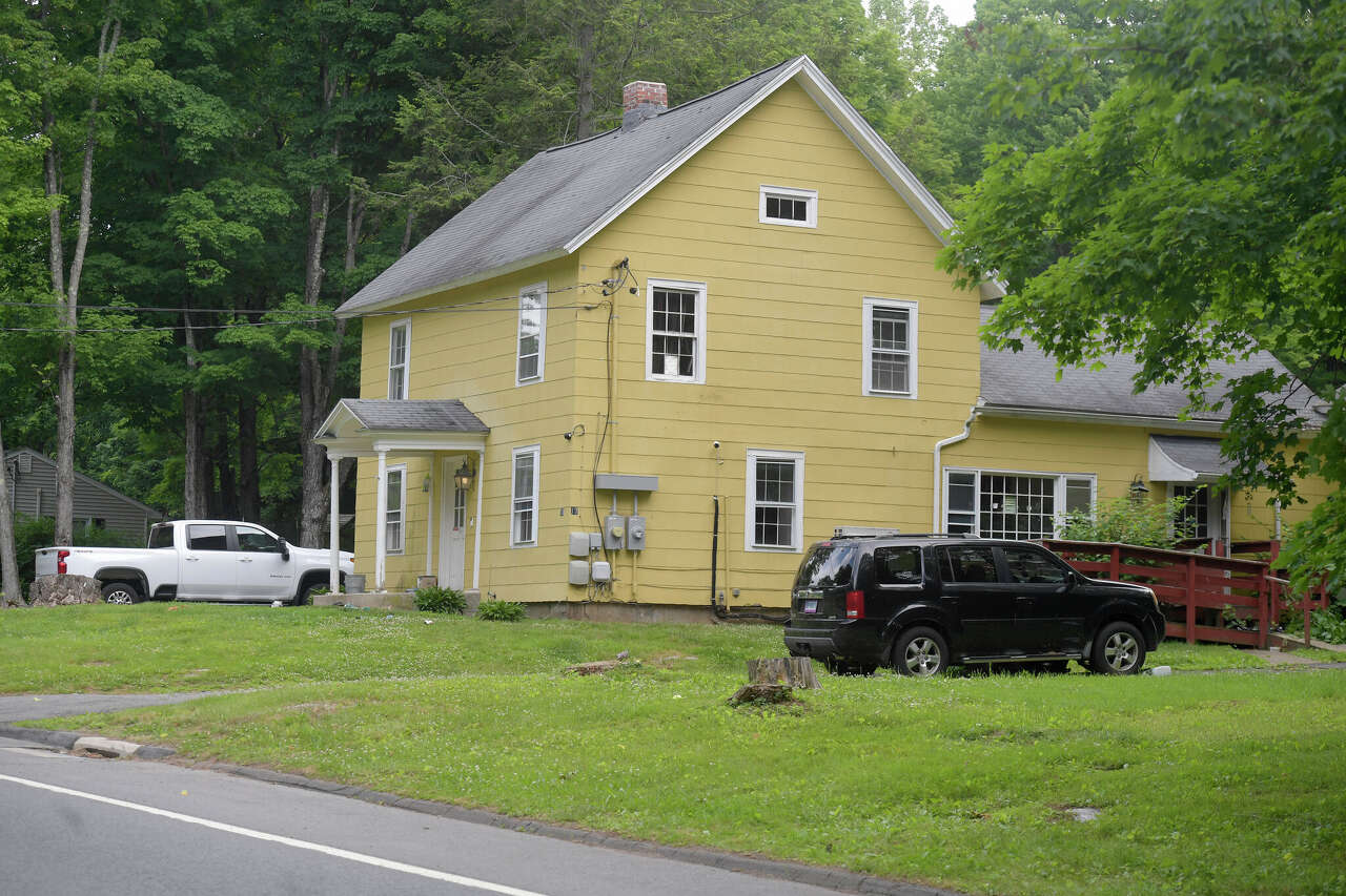 21 animals seized in Beacon Falls investigation on Munson Road ...