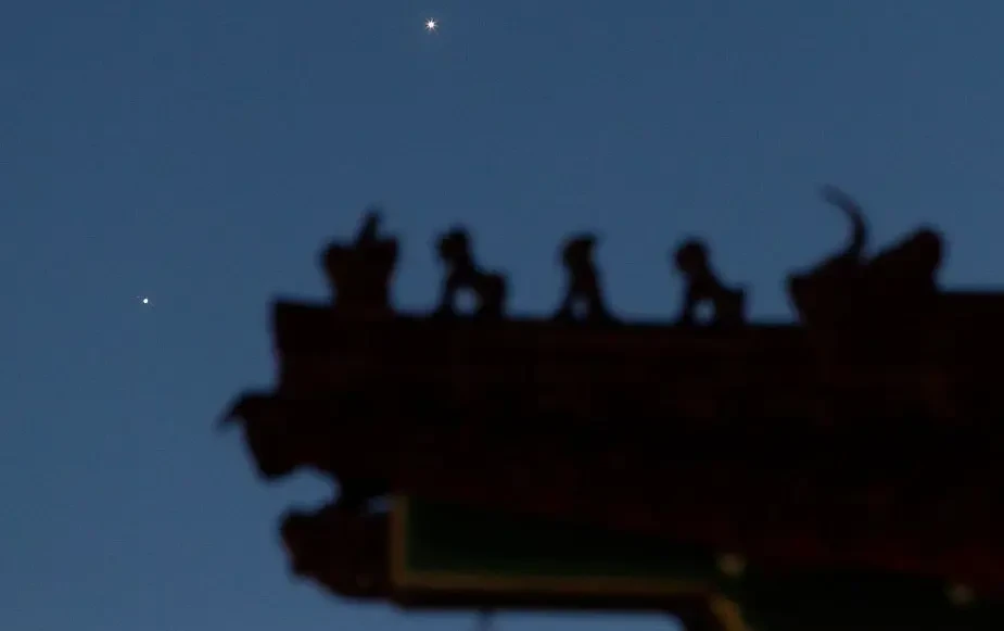Mercury joins Venus and Jupiter in rare planetary parade tonight