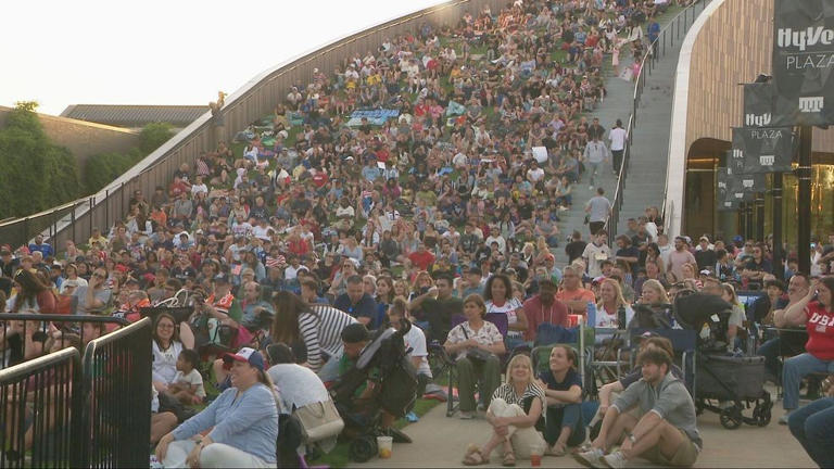 Fútbol fans pack Titletown as Packers host watch party for US team's ...