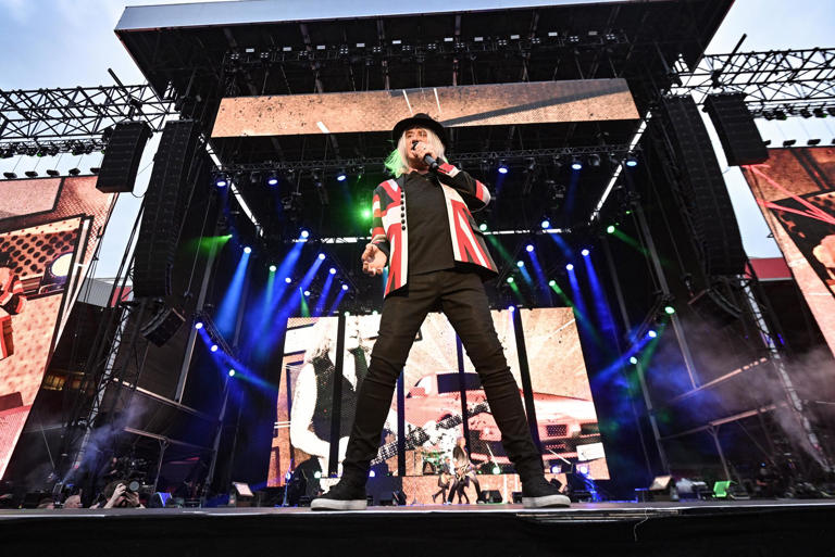 How a missed bus helped create Def Leppard - one of Sheffield’s most ...