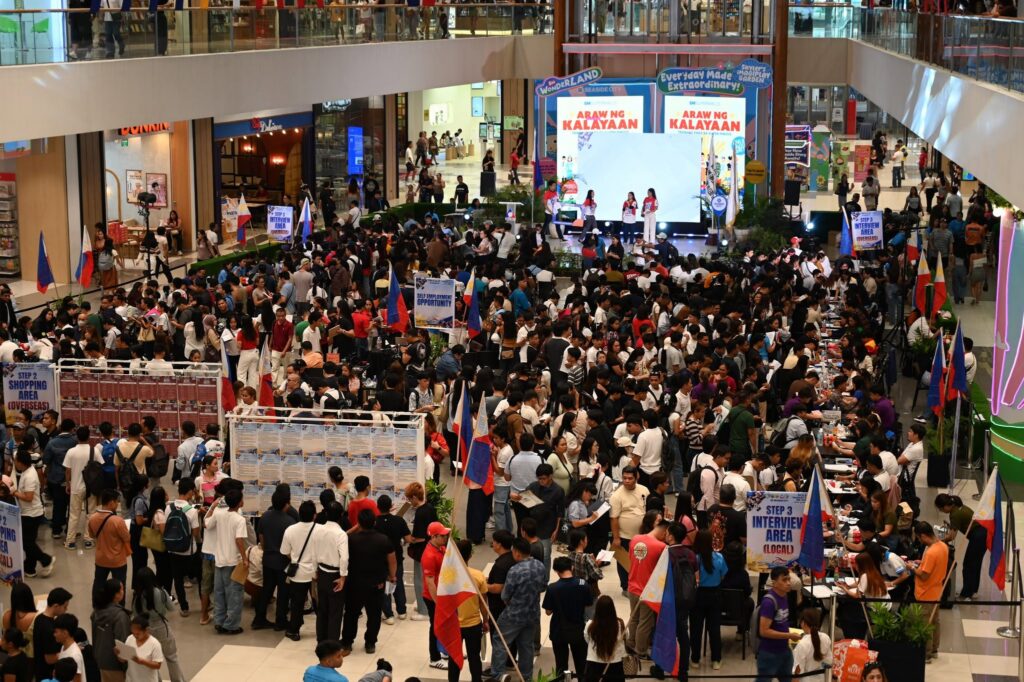 260 job seekers hired on the spot at Cebu Independence Day job fair