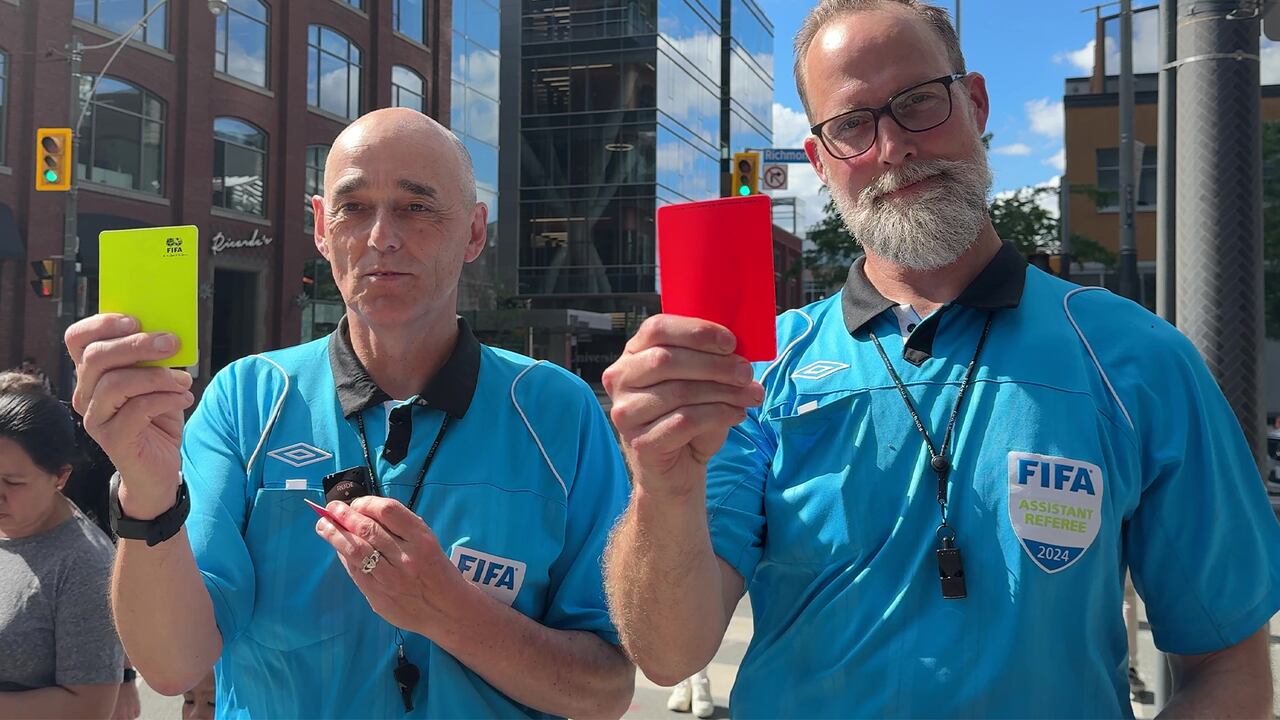 'Traffic referees' give red cards to bad Toronto drivers | The Moment