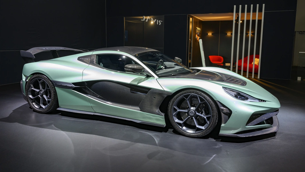 13 cars with record-breaking acceleration