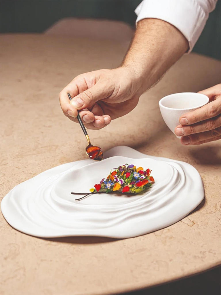 Somer Sivrioğlu Atina’da bir fine dining deneyimi