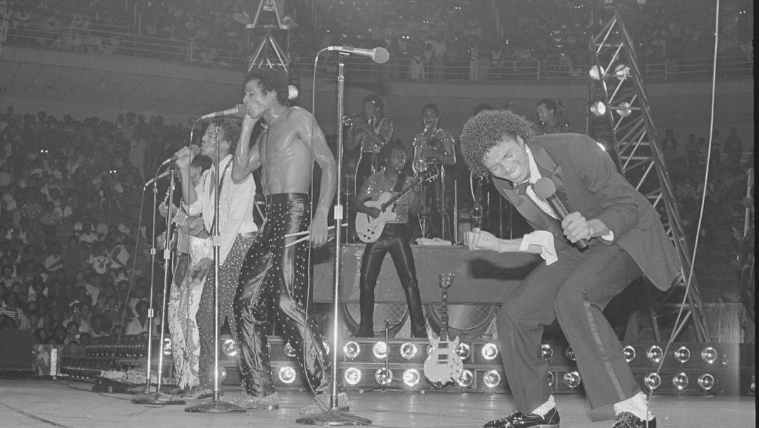 8 music legends and their early breakthroughs