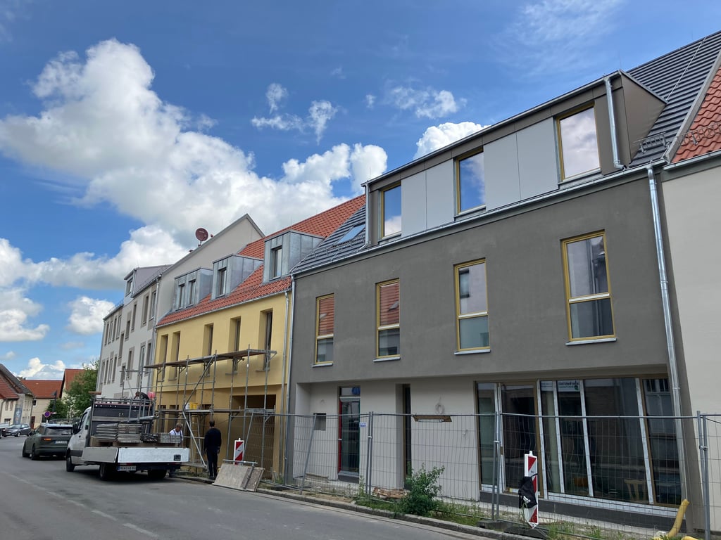 Fassade von Quartier enthüllt: Neubau nimmt Gestalt an