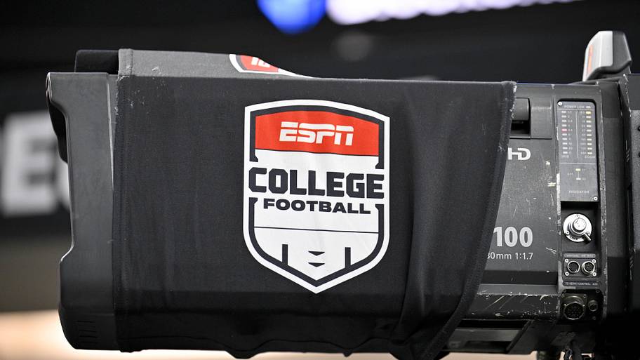 No. 5 college football DL prospect spurns three national powerhouses in ...