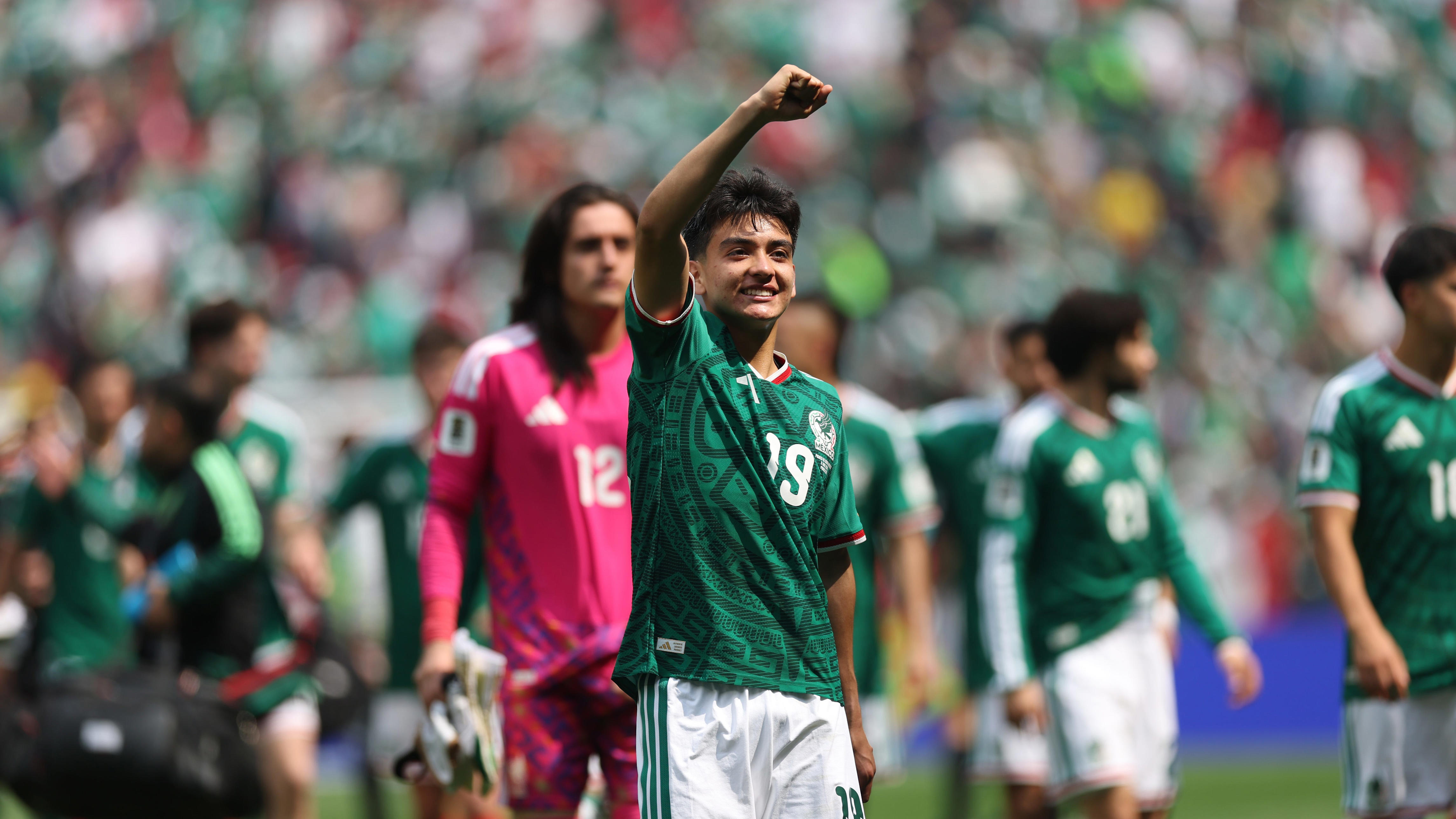 How Mexico's Gilberto Mora made history in the team's World Cup opener