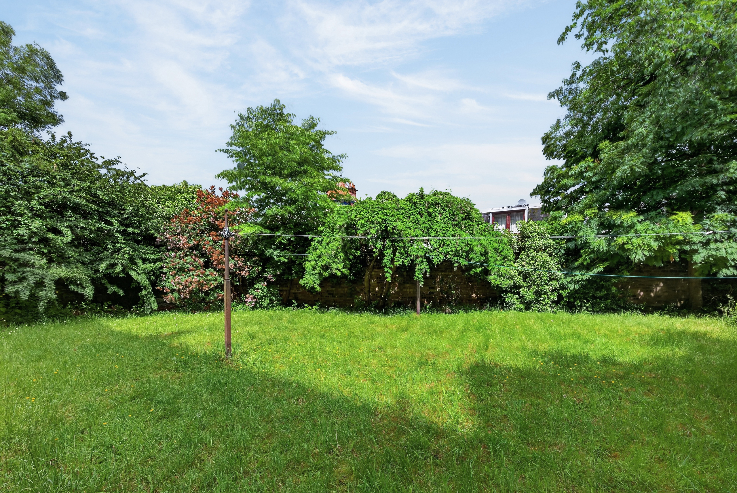 Stylish Edinburgh two-bedroom flat in the heart of bustling Stockbridge ...