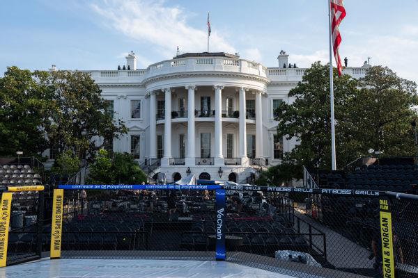 UFC to award record fight night bonuses at White House event