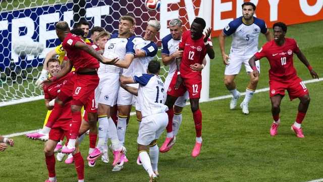 Canada draws Bosnia 1-1 in first home FIFA World Cup match