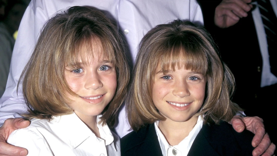 8 real-life relatives sharing the screen