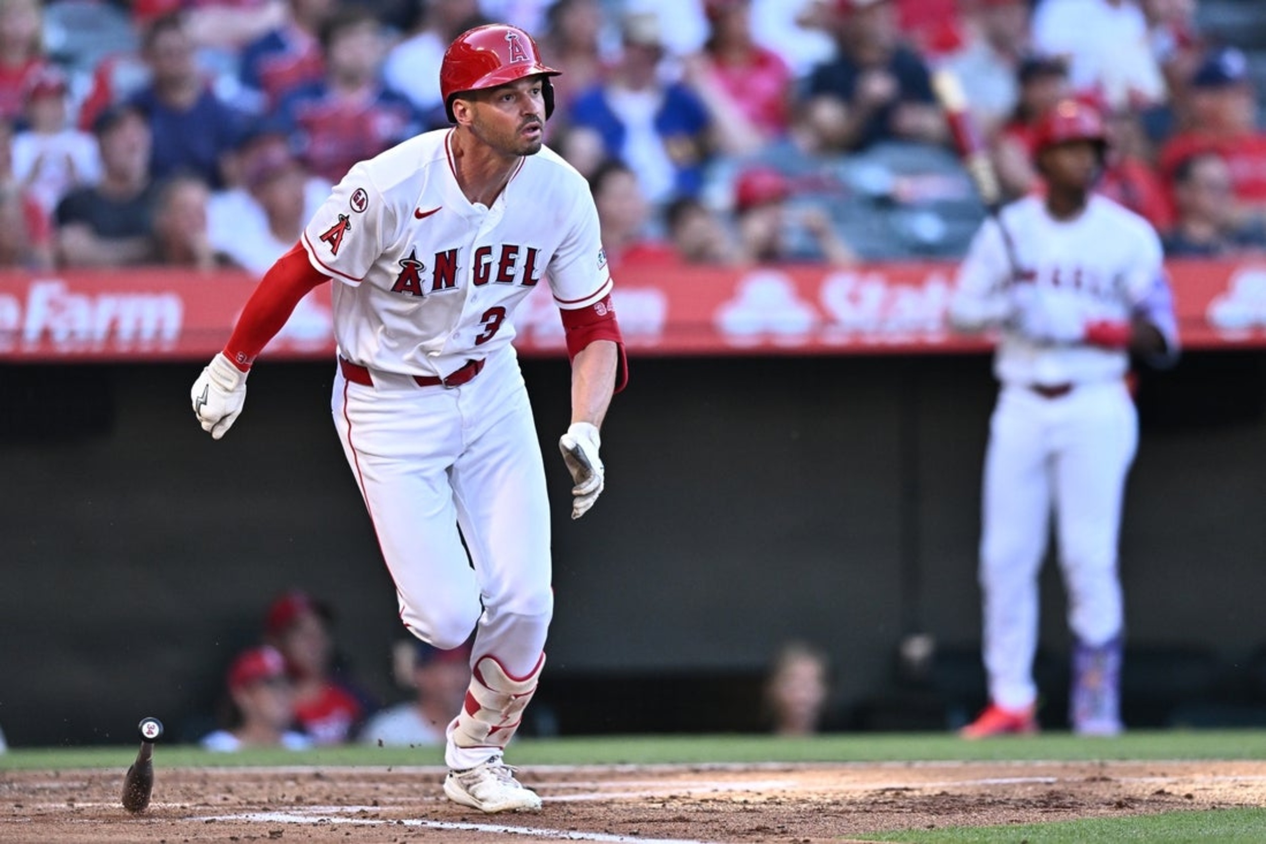 Angels grab early edge, hold off Rays' comeback attempt