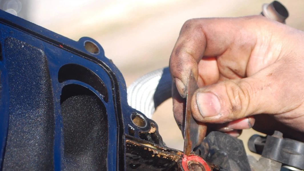 Essential oil filter and gasket maintenance