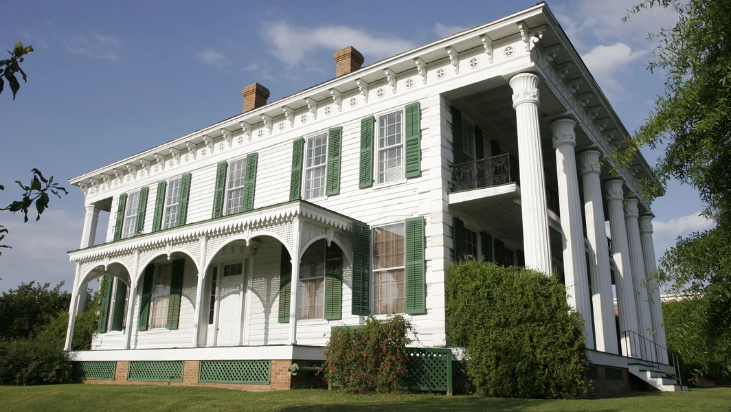4 historic Alabama mansions of elegance and mystery