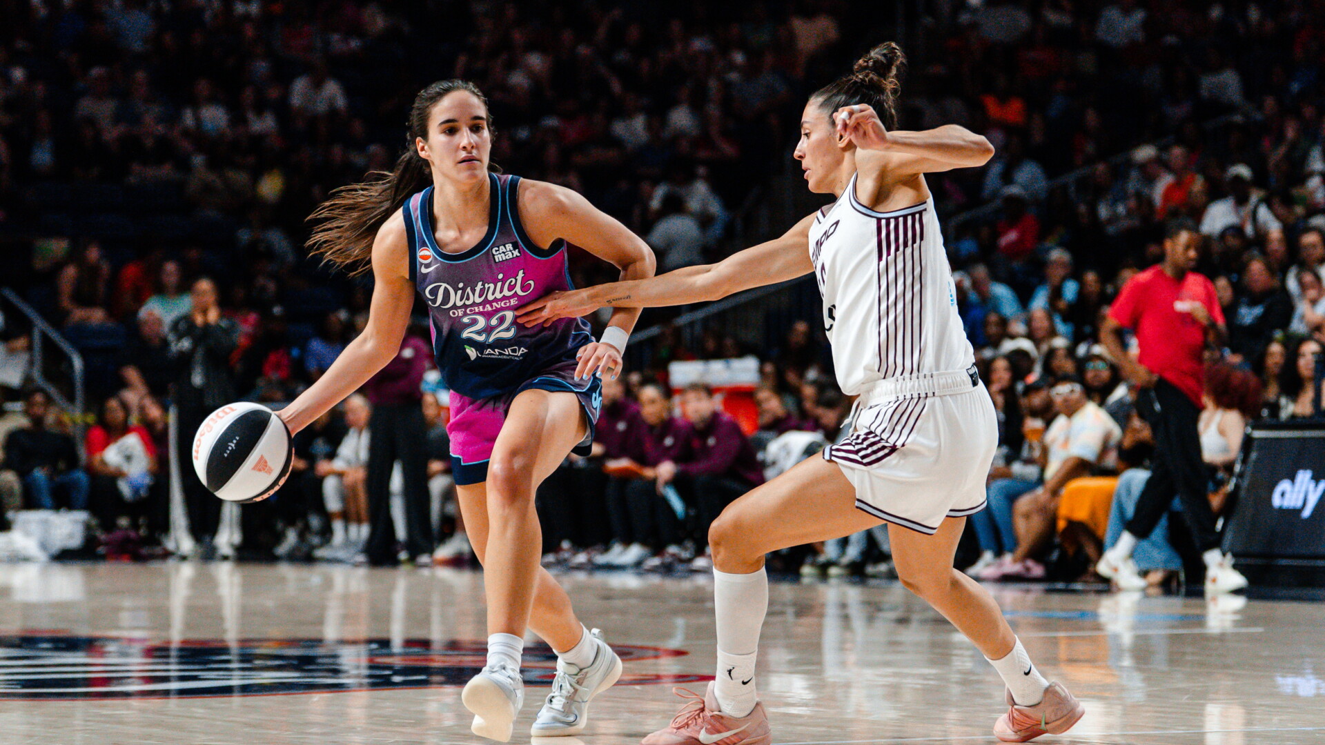 Citron hits winning jumper at the buzzer, Betts scores career-high 18 ...