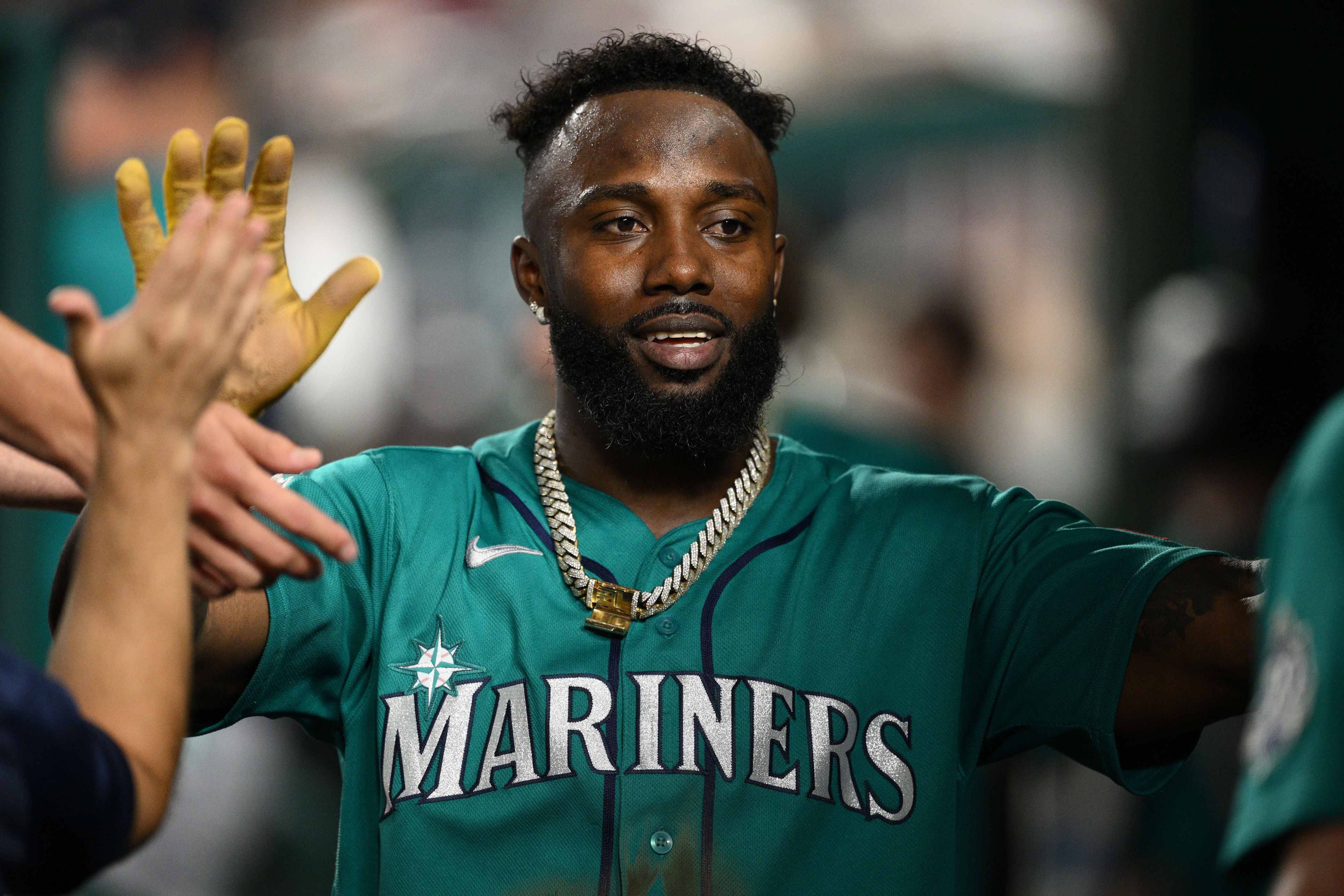 Colt Emerson homers as Mariners beat Nationals 10-2 after long rain delay