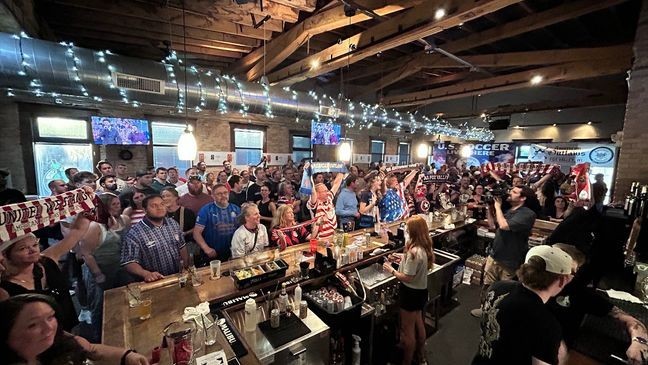 Hundreds fill Neenah tavern to watch US men's national team win first ...