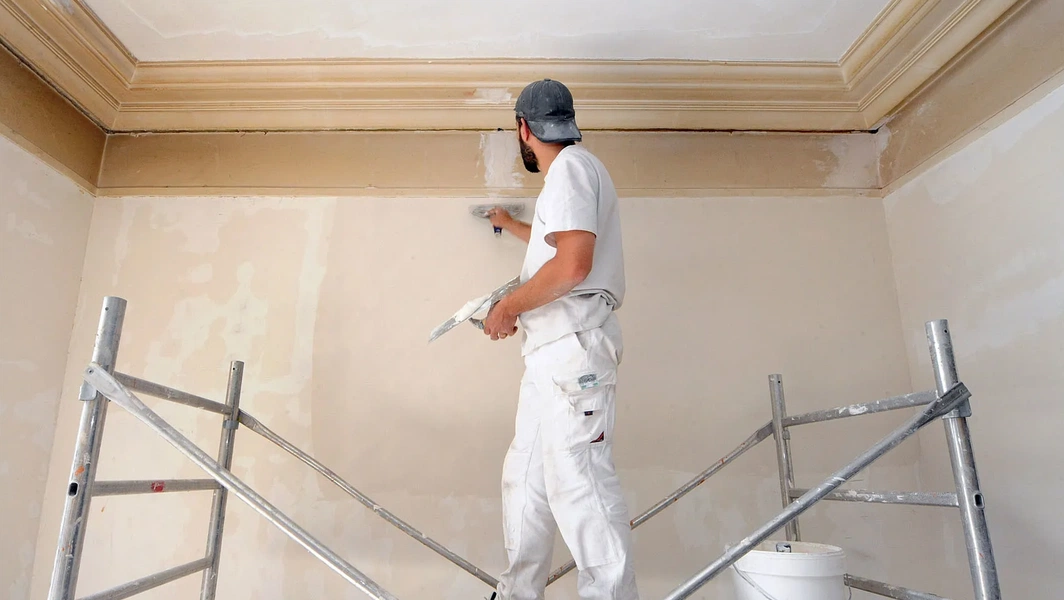 Pro painting tips for flawless walls and ceilings
