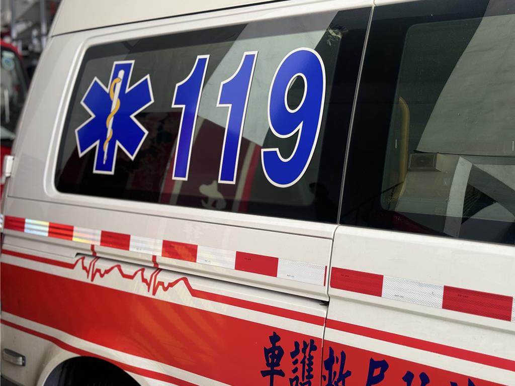 高雄女不明原因墜樓 命危送醫搶救