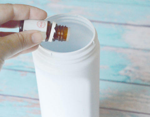 Homemade carpet deodorizer for a natural clean