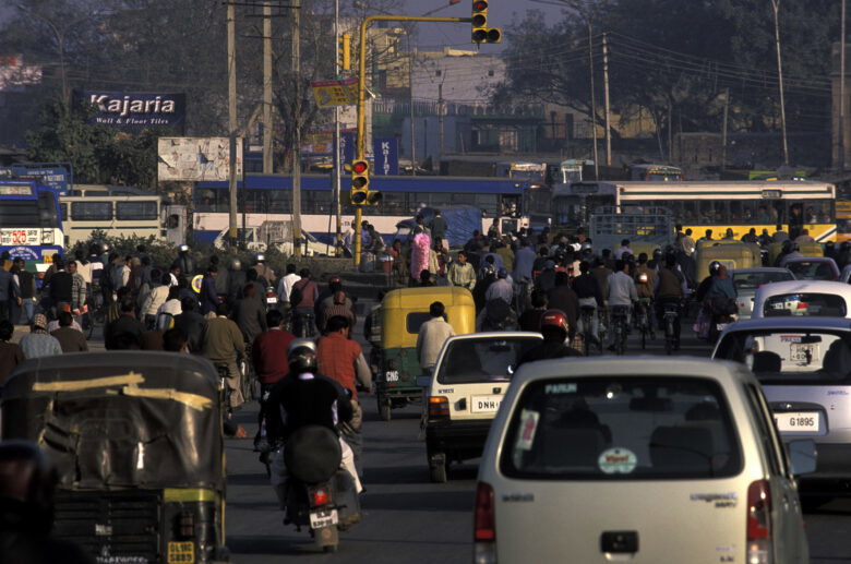India schrapt vergunningsplicht voor radarsensoren om verkeersdoden te ...