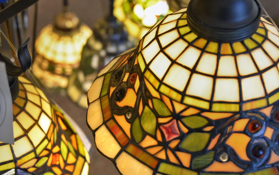 1960s globe pendants, Tiffany glass, and smart lighting trends shine in ...