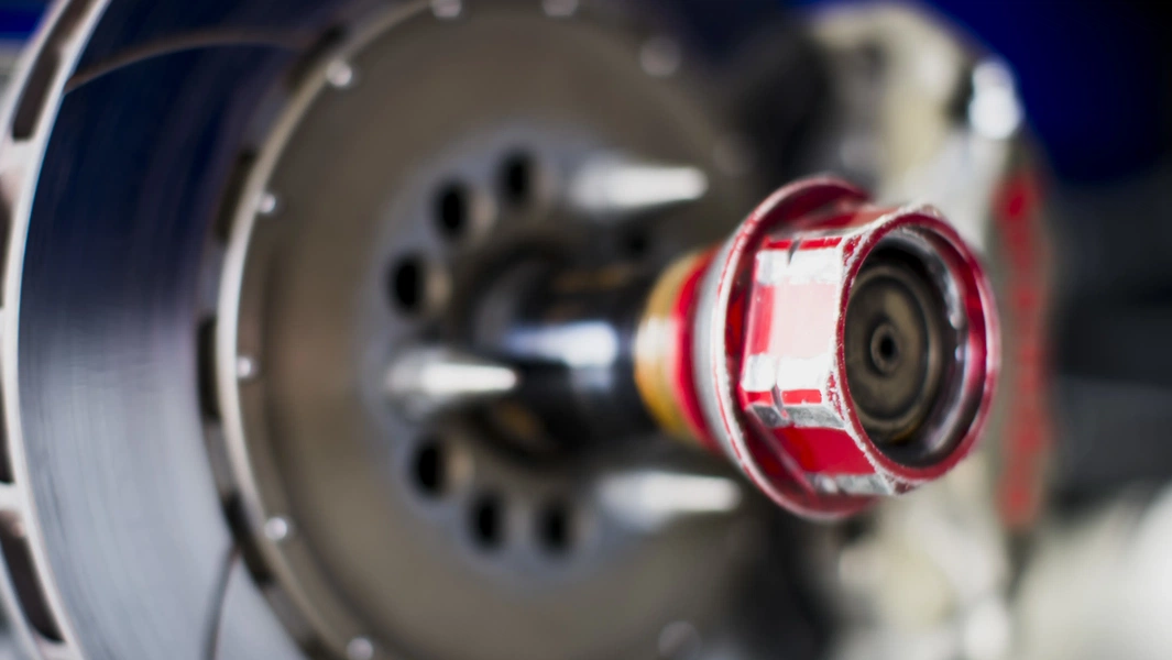 Causes of steering wheel shake during braking