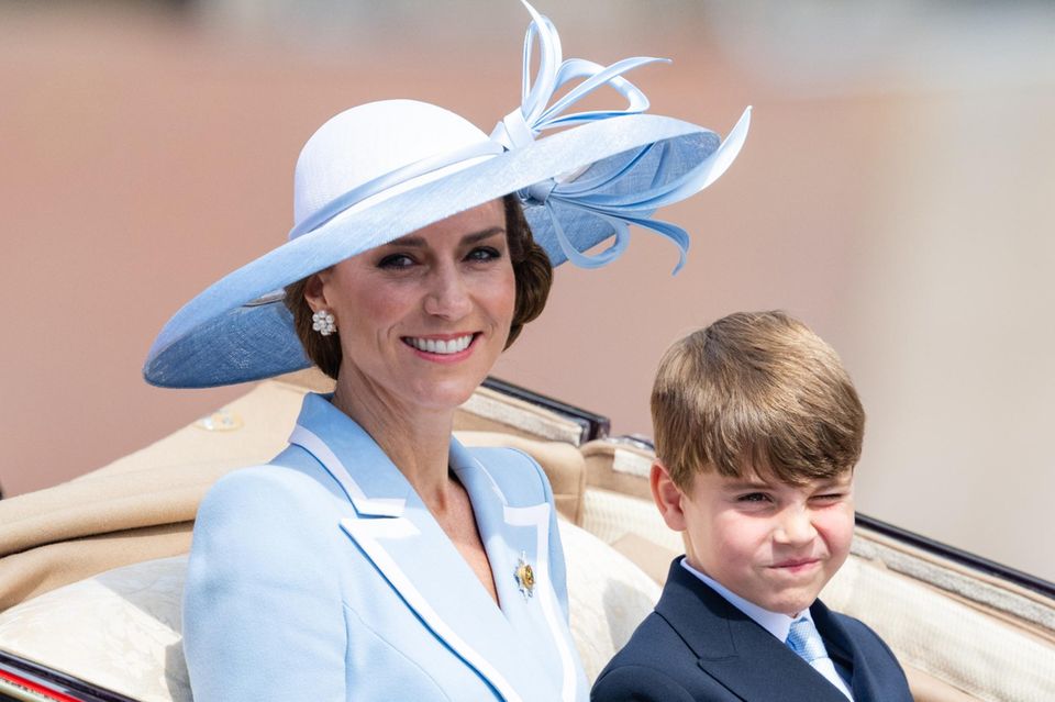 "Sie ist wieder am Strahlen": Kates "Trooping the Colour"-Auftritt ...