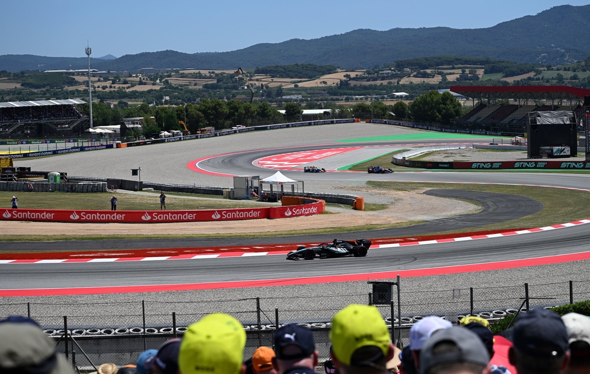 F1 Barcelona GP: George Russell beats Oscar Piastri in wide open FP3