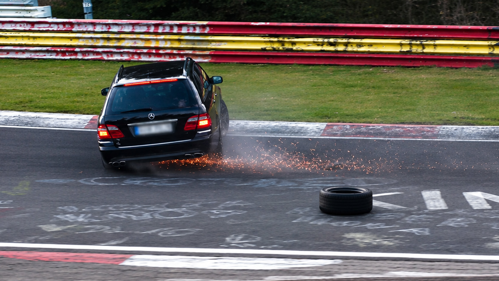 Intense crashes on legendary track as black Mercedes loses wheel after ...
