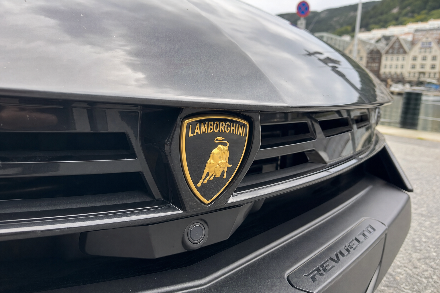 Lamborghini-sjef kaller full elbilsatsing en «dyr hobby»: – Finansielt ...