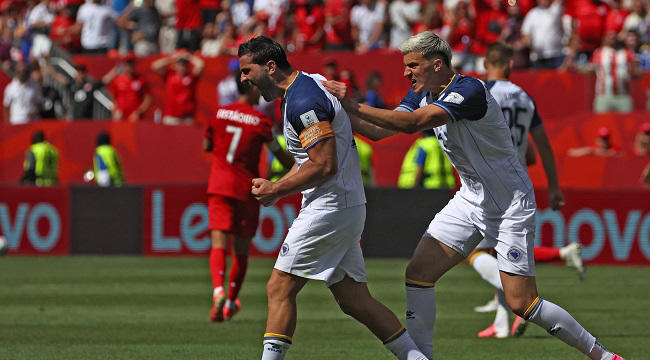Canada rally to claim point in historic World Cup debut at home