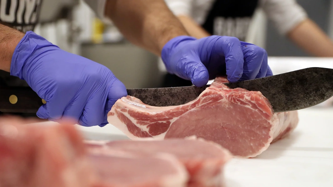 Techniques for juicy, flavorful pork chops