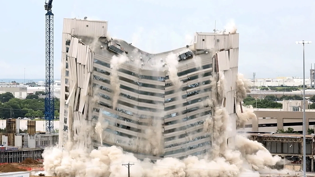 18 notorious architectural disasters and controversies