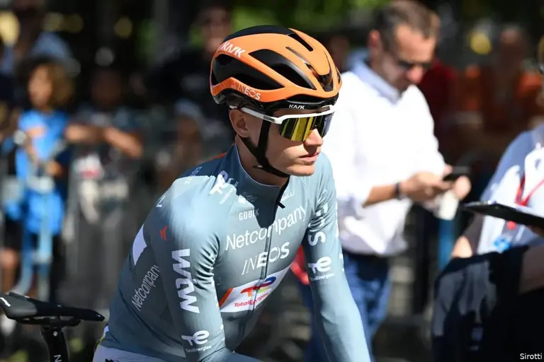 Heavy blow for Netcompany INEOS as Oscar Onley and Joshua Tarling crash ...
