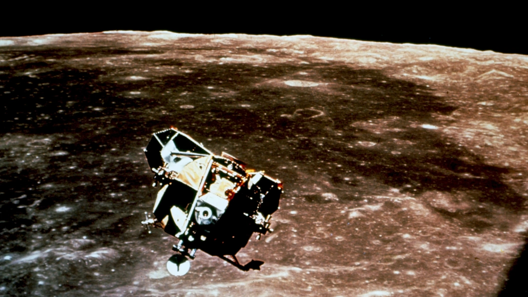 14 unusual and overlooked moon landing facts