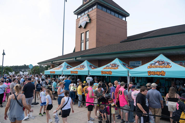 Banana Ball baseball brings beach party to Jersey Shore: 'Greatest show ...