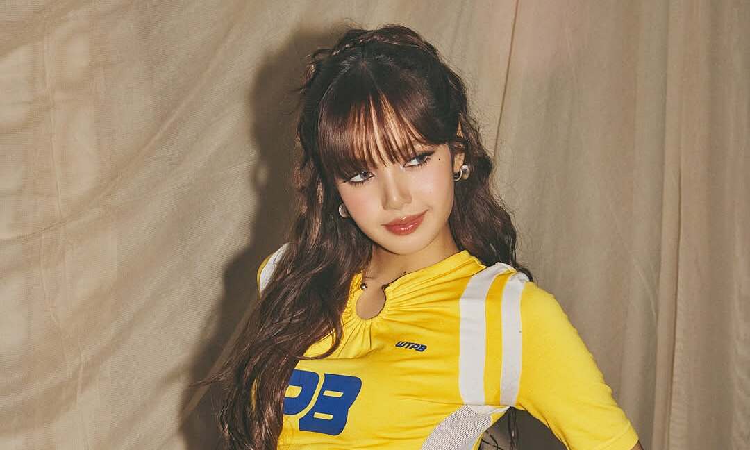 Blackpink's Lisa wears jersey of South Korean star Lee Kang-in after ...