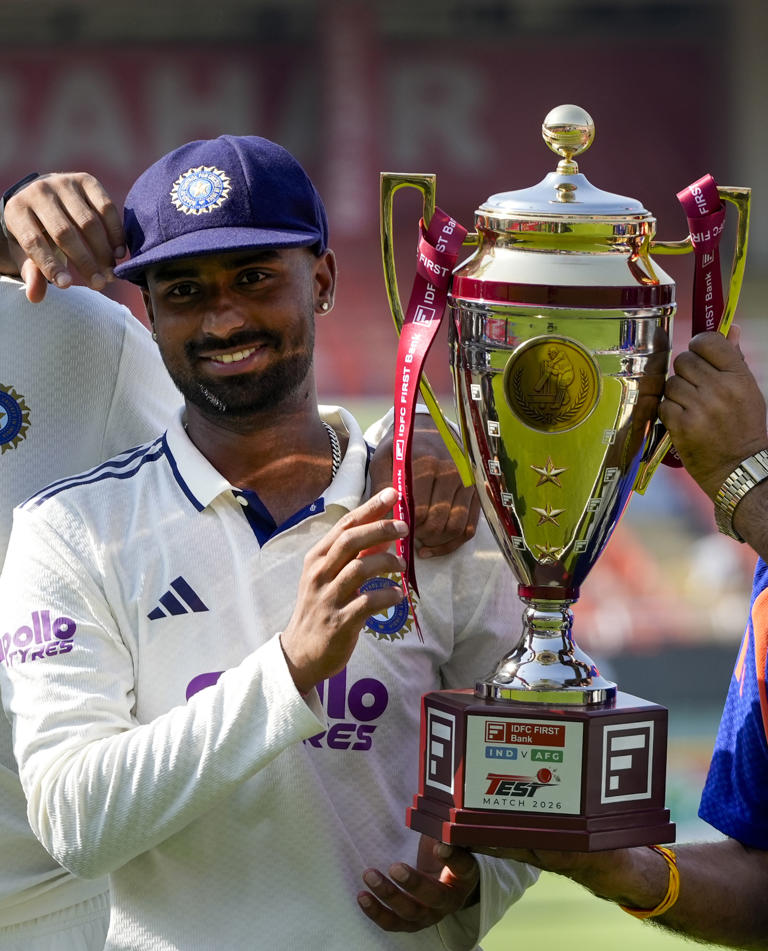 Suthar strikes twice on Warwickshire debut in County Championship