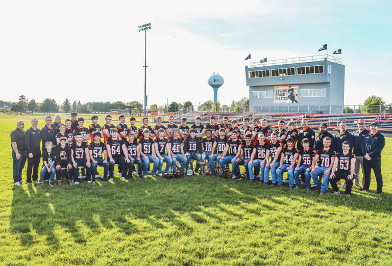 Harbor Beach football receives championship rings