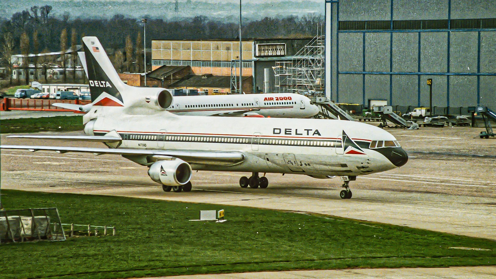 The Forgotten Widebody That Outsold The 747 On Medium-Haul Routes ...